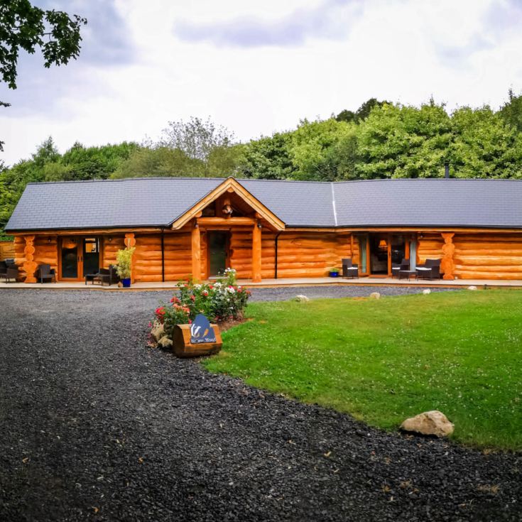 Two Night Stay in a Log Cabin at Badgers Wood, Hoo Zoo and Dinosaur World